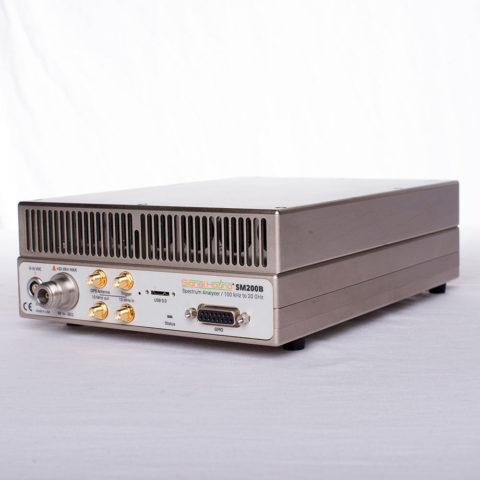 SM200B — 20 GHz Real-time Spectrum Analyzer | Signal Hound